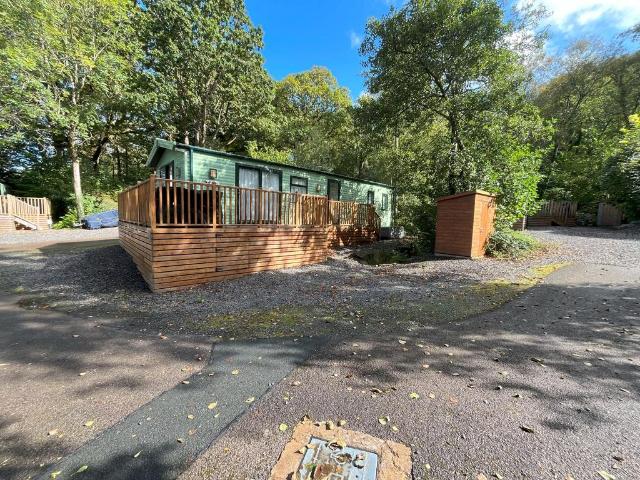 2 bedroom lodge for sale