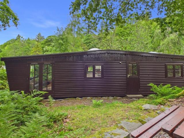 2 bedroom lodge for sale