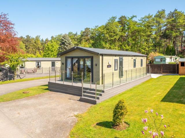 2 bedroom lodge for sale