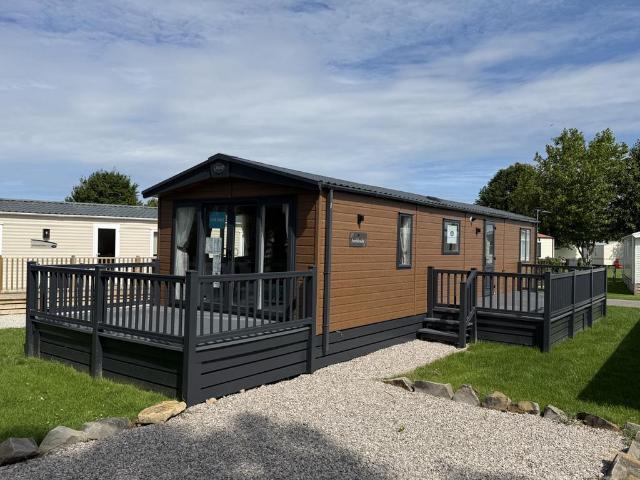 2 bedroom lodge for sale