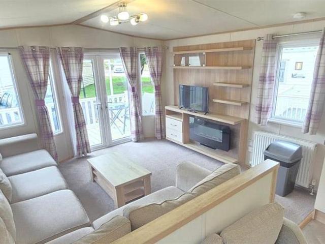 2 bedroom lodge for sale