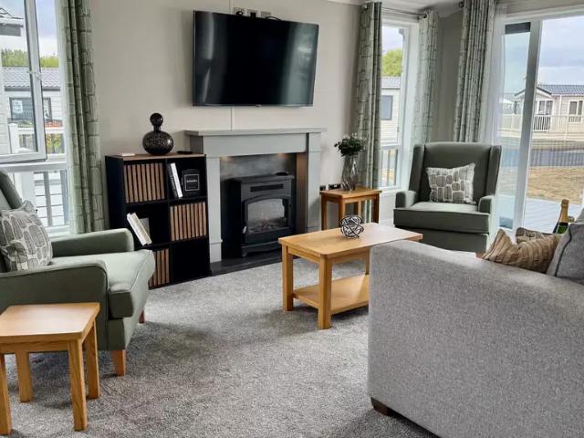 2 bedroom lodge for sale