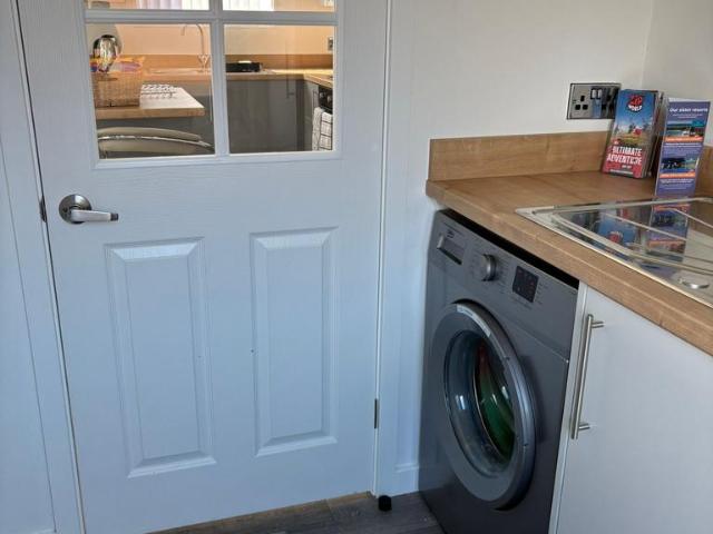2 bedroom lodge for sale