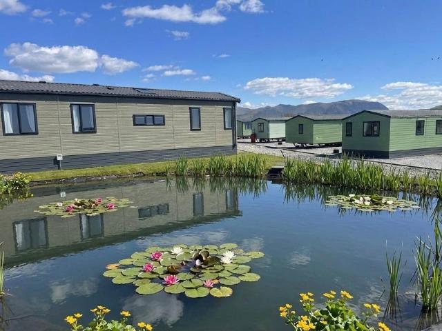 2 bedroom lodge for sale