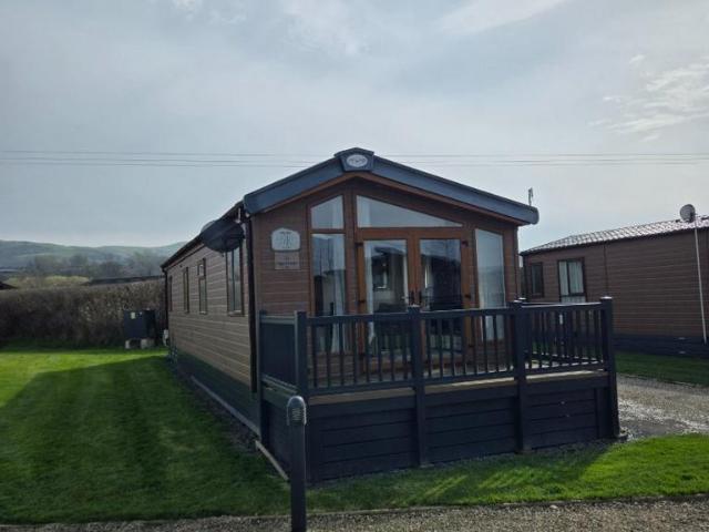 2 bedroom lodge for sale