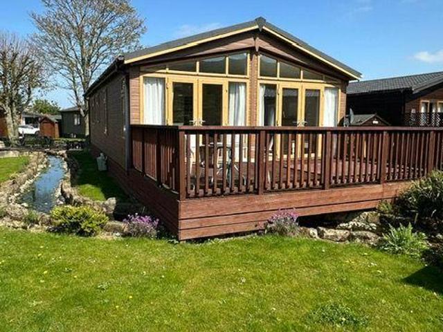 2 bedroom lodge for sale