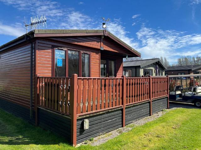 2 bedroom lodge for sale