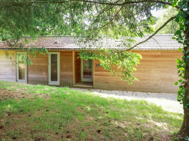 2 bedroom lodge for sale