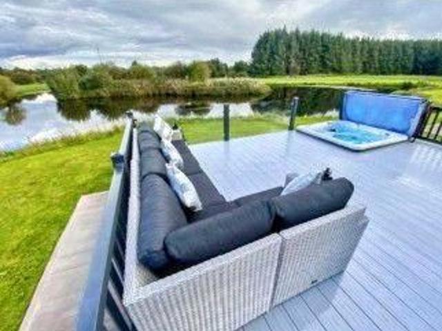 2 bedroom lodge for sale