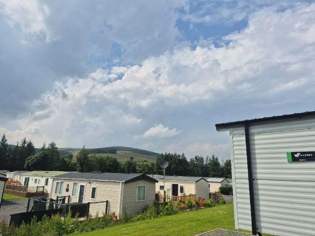 2 bedroom lodge for sale
