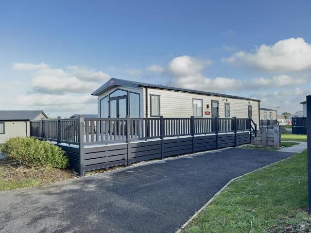 2 bedroom lodge for sale