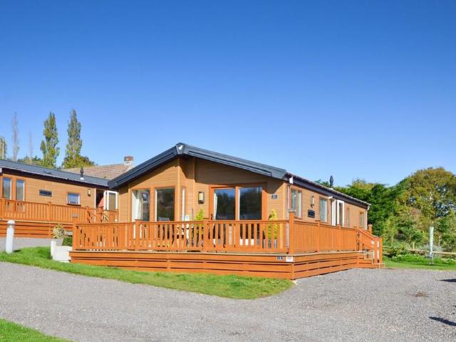 2 bedroom lodge for sale