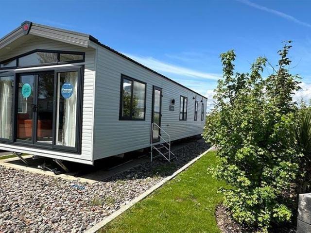 2 bedroom lodge for sale