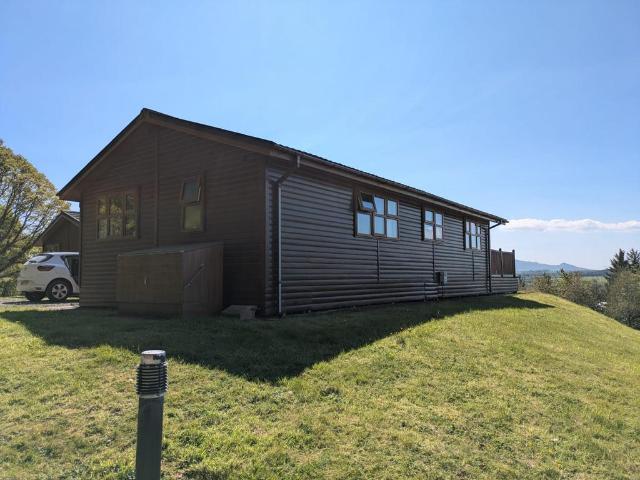 2 bedroom lodge for sale