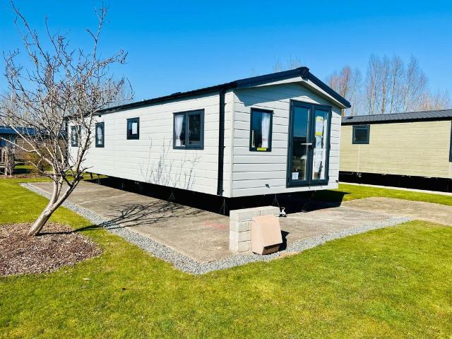 2 bedroom lodge for sale