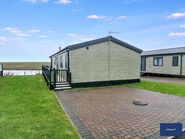2 bedroom lodge for sale