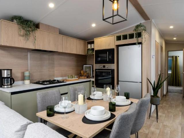 2 bedroom lodge for sale