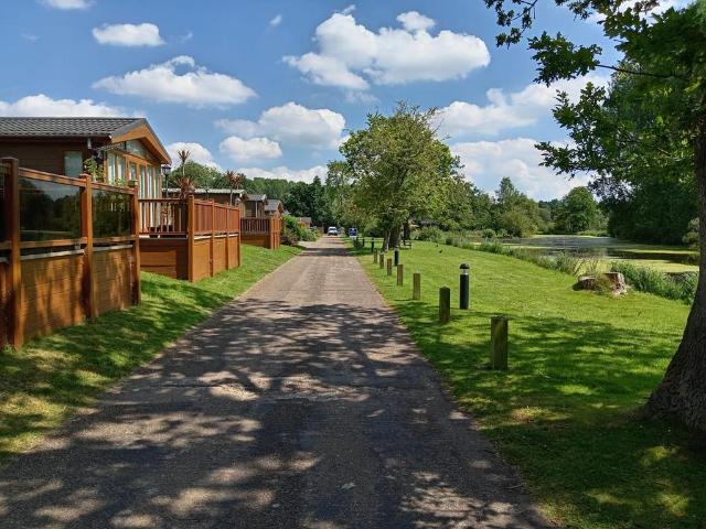 2 bedroom lodge for sale
