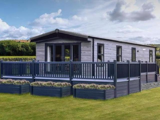 2 bedroom lodge for sale