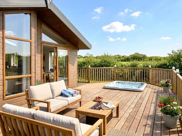 2 bedroom lodge for sale