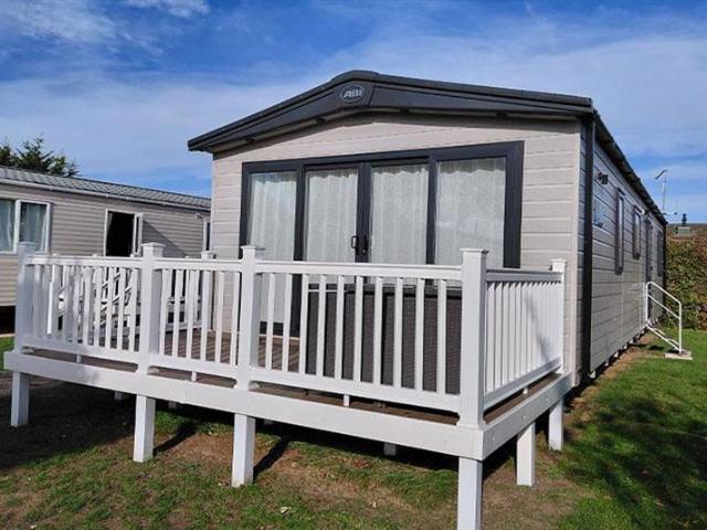 2 bedroom lodge for sale