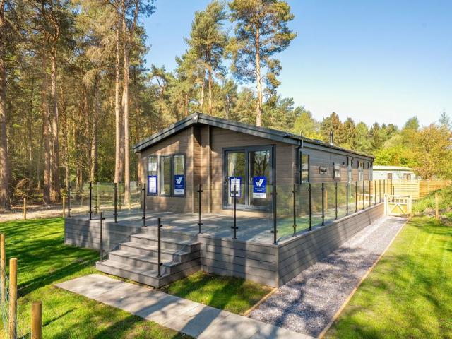2 bedroom lodge for sale