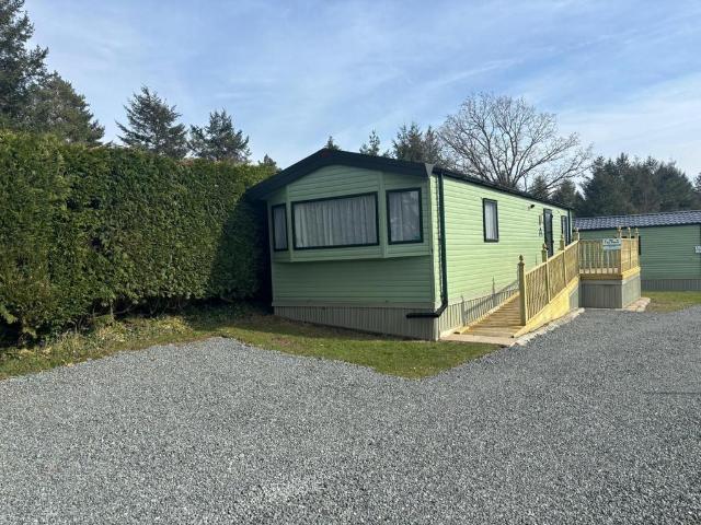 2 bedroom lodge for sale