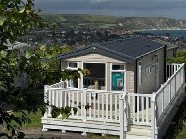 2 bedroom lodge for sale