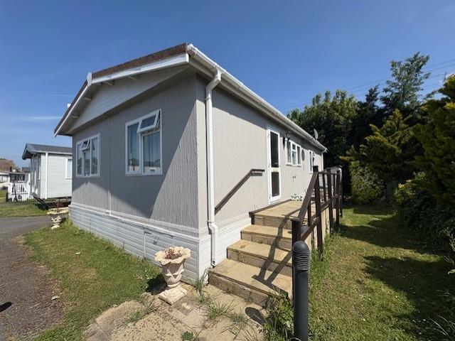 2 bedroom lodge for sale