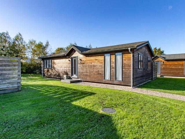 2 bedroom lodge for sale