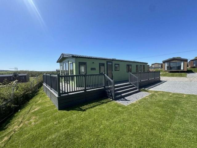 2 bedroom lodge for sale