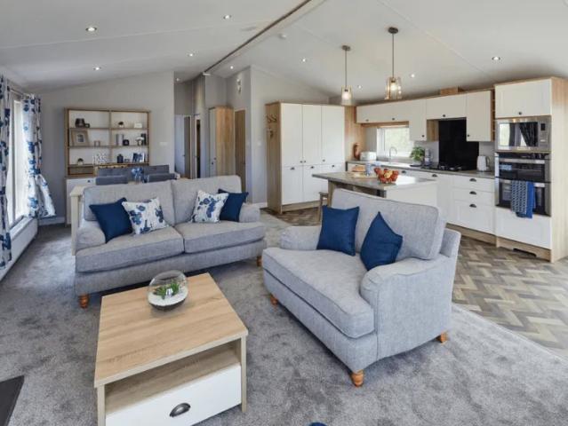 2 bedroom lodge for sale
