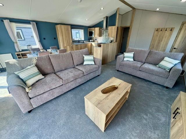 2 bedroom lodge for sale