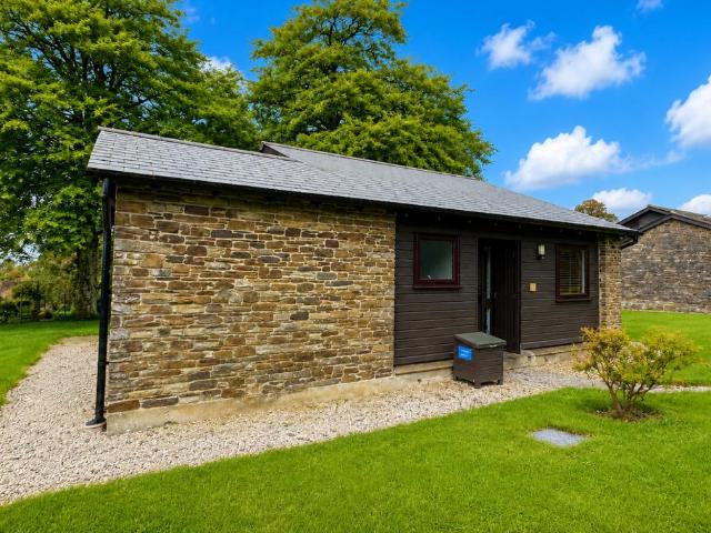 2 bedroom lodge for sale