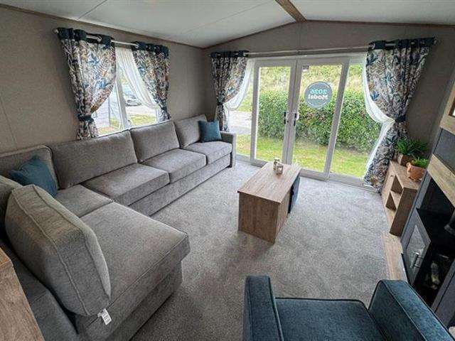 2 bedroom lodge for sale