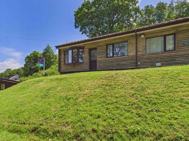 2 bedroom lodge for sale