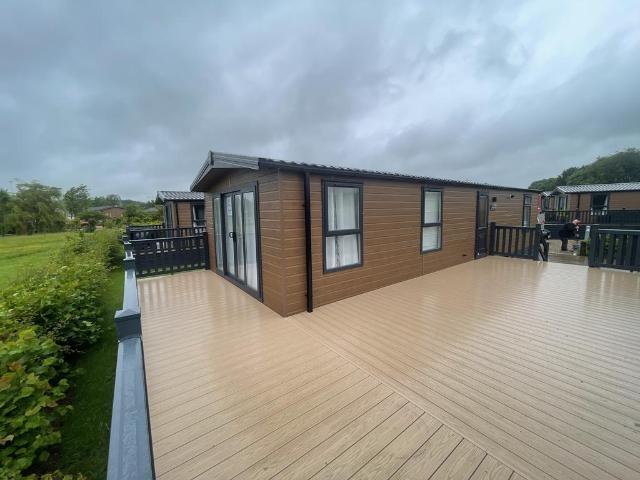 2 bedroom lodge for sale
