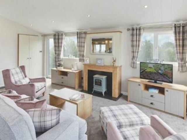 2 Bedroom Lodge For Sale In Cottonshopeburnfoot, Rochester