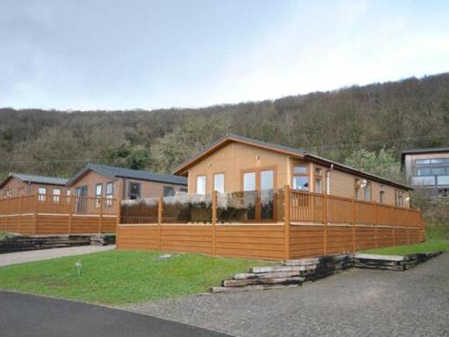 2 Bedroom Lodge For Sale In Cheddar Woods