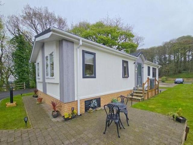 2 Bedroom Lodge For Sale In Clayton West