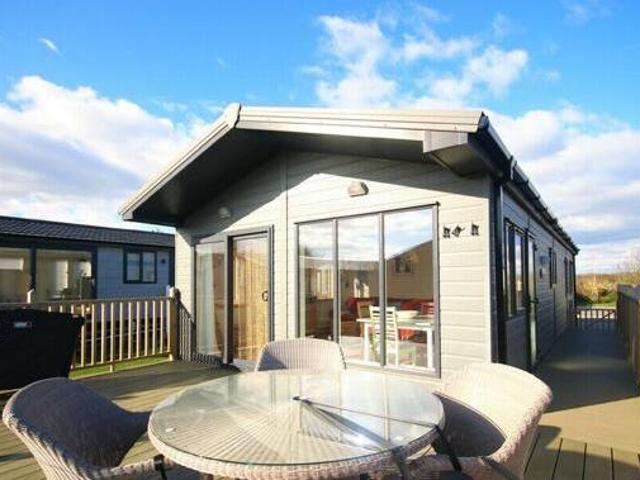 2 Bedroom Lodge For Sale In Boswinger