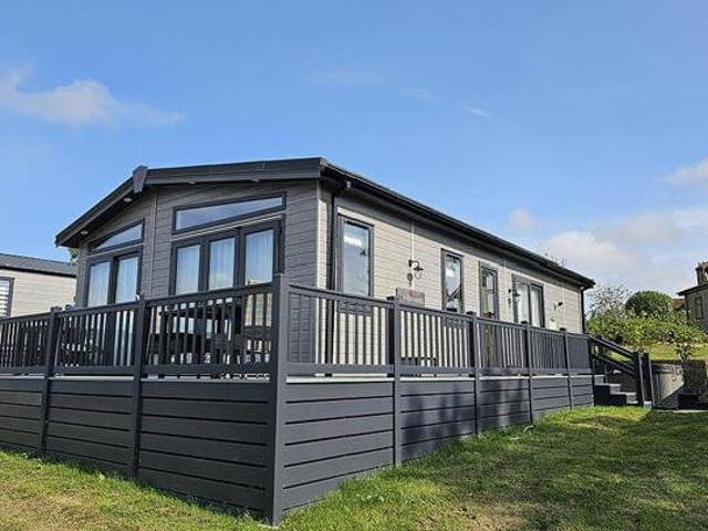 2 Bedroom Lodge For Sale In Battle, East Sussex