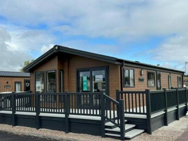 2 Bedroom Lodge For Sale In Banks, Southport