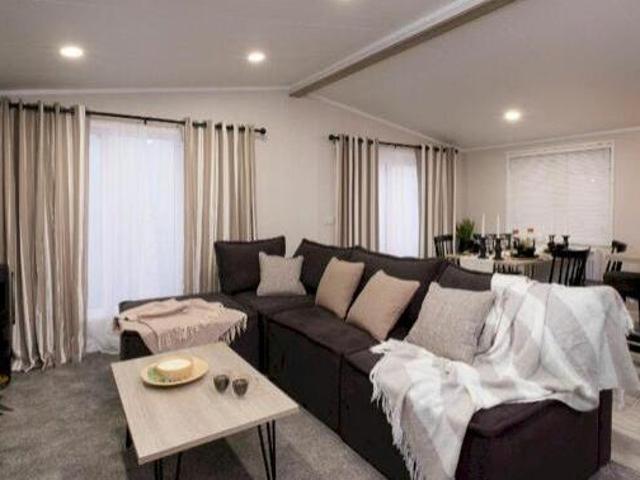 2 Bedroom Lodge For Sale In Butterwick Road, Messingham