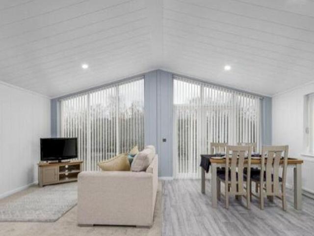 2 Bedroom Lodge For Sale In Butterwick Road, Messingham