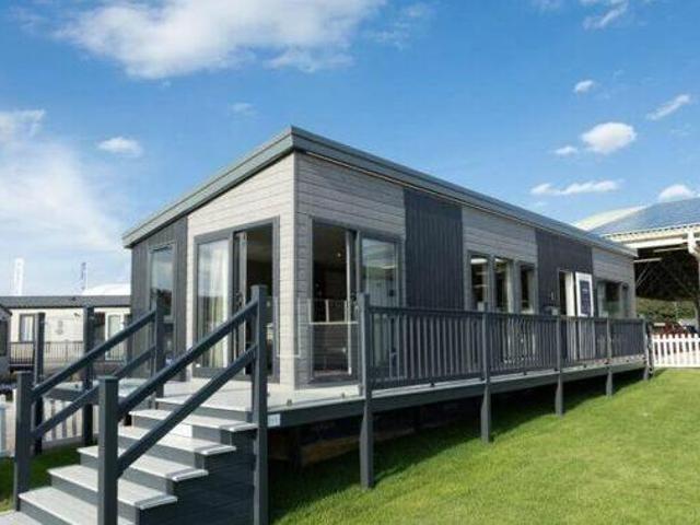 2 Bedroom Lodge For Sale In East Riding Of Yorkshire