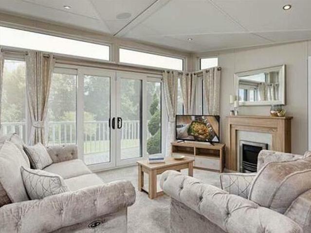 2 Bedroom Lodge For Sale In Fen Lane, Colchester