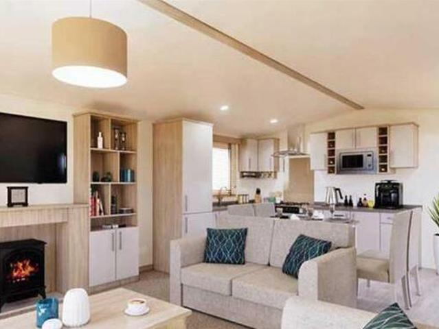 2 Bedroom Lodge For Sale In Hubbert´s Bridge, Boston