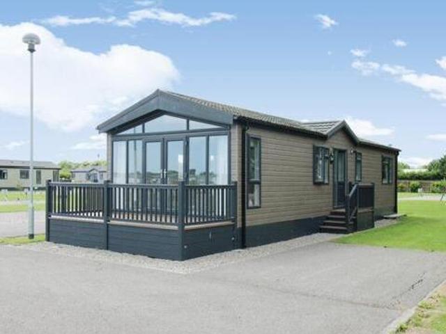 2 Bedroom Lodge For Sale In Ingoldmells