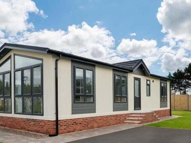 2 Bedroom Lodge For Sale In Oakmere